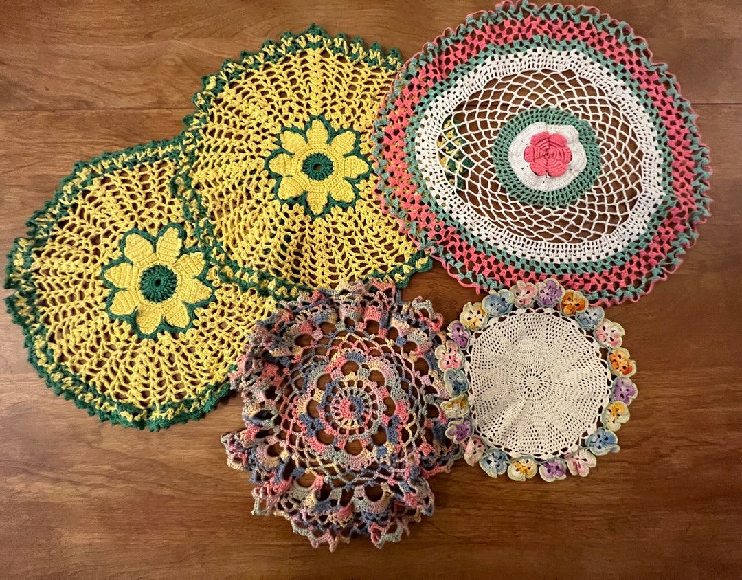 5 Colorful Doilies, Vintage Crochet - Etsy