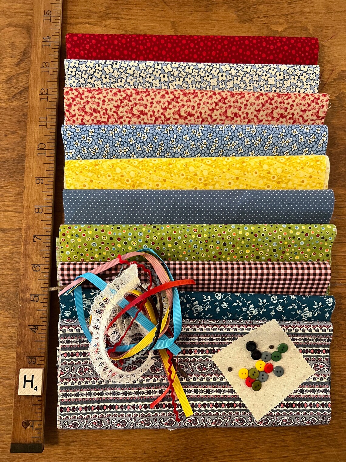 10 Small Print Fat Eights With Trim and Buttons Fabric for - Etsy