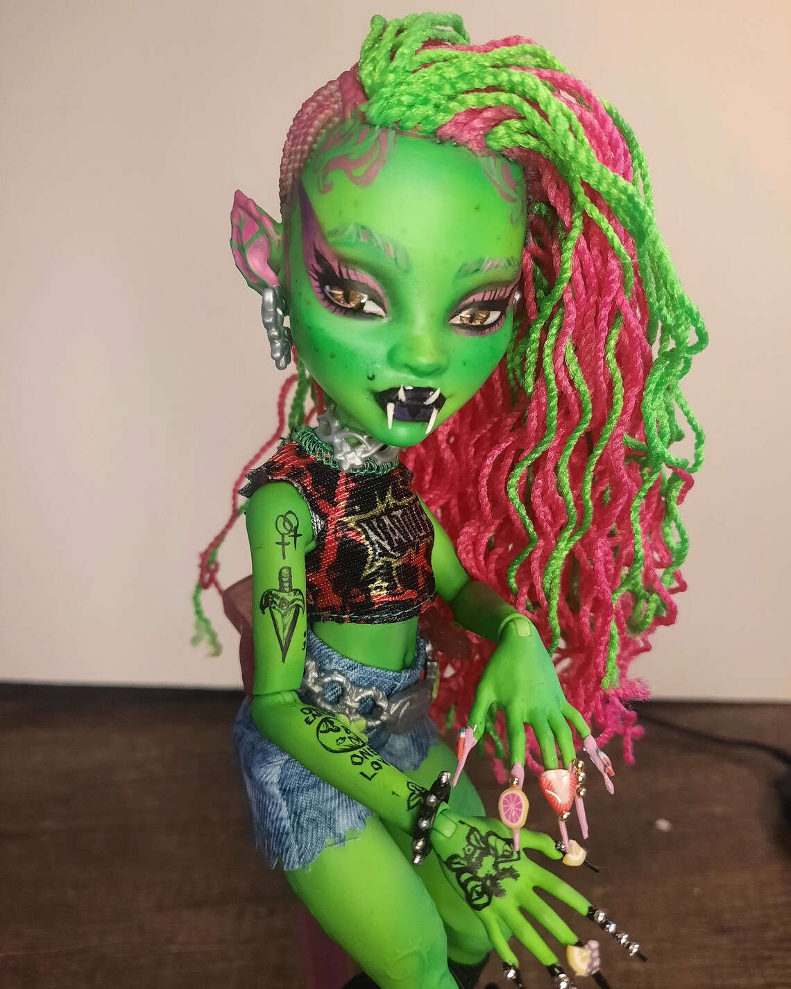 OOAK Custom Venus Mcflytrap G3 by Soniiwave - Etsy