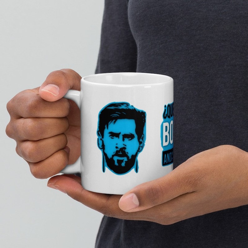 Que Mira Bobo Anda Pa Alla Mug, Messi Coffee Mug | Argentina Qatar 2022 ...