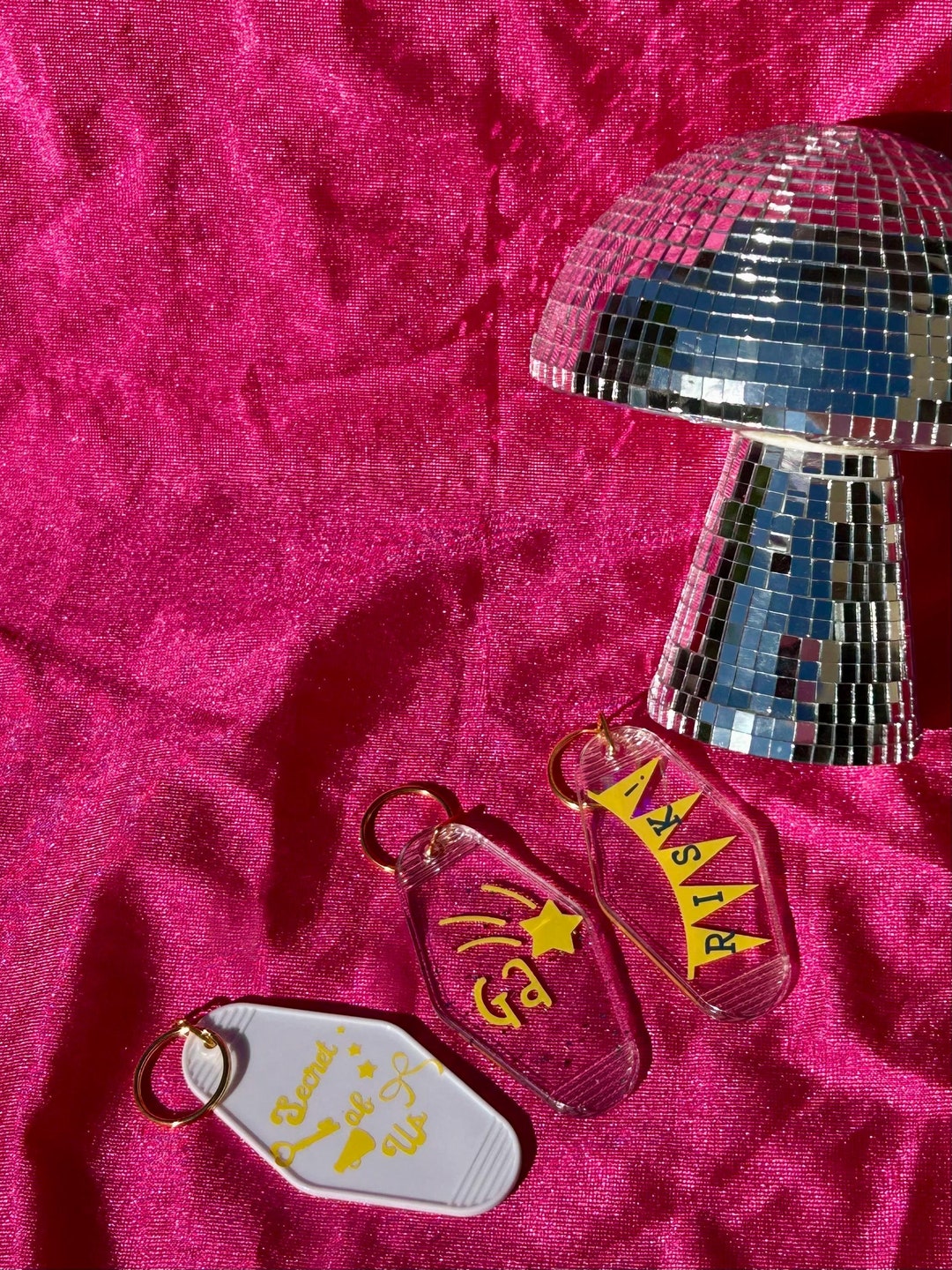 Gracie Abrams Inspired Retro Motel Keychain- the Secret of Us, GA Star ...