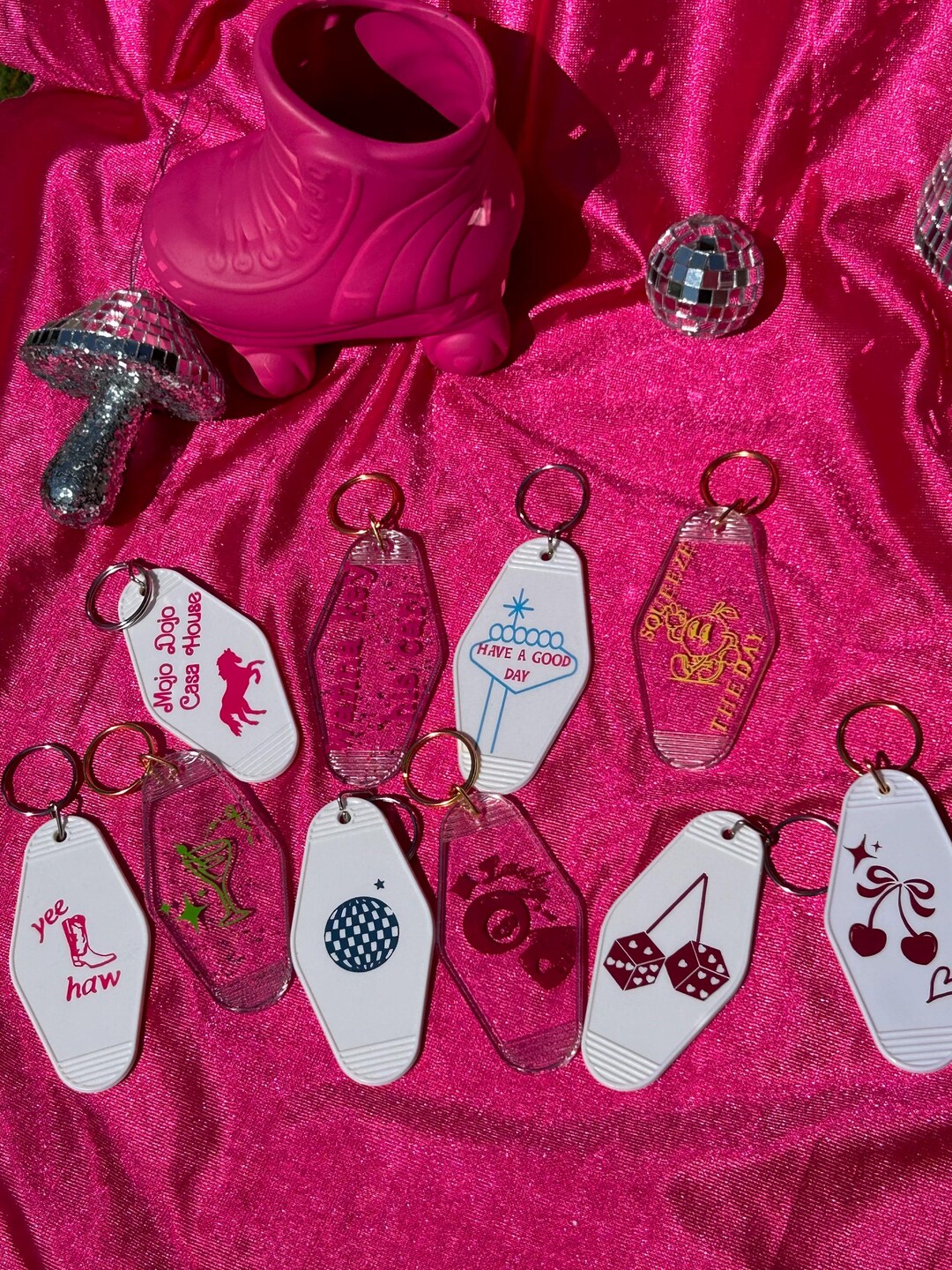 Retro Motel Keychain - Etsy