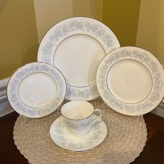 Royal Doulton 5 Piece Place Setting MEADOW MIST Blue Floral - Etsy