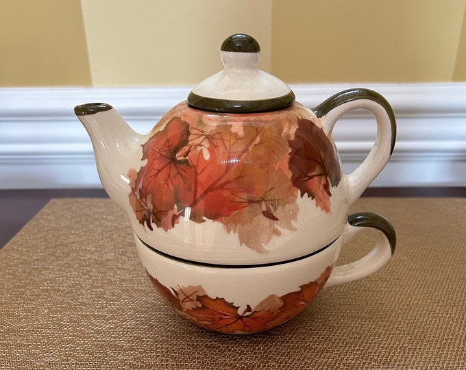 Vintage Nantucket Nesting Teapot and off White Tea Cup, Leaf Pattern ...