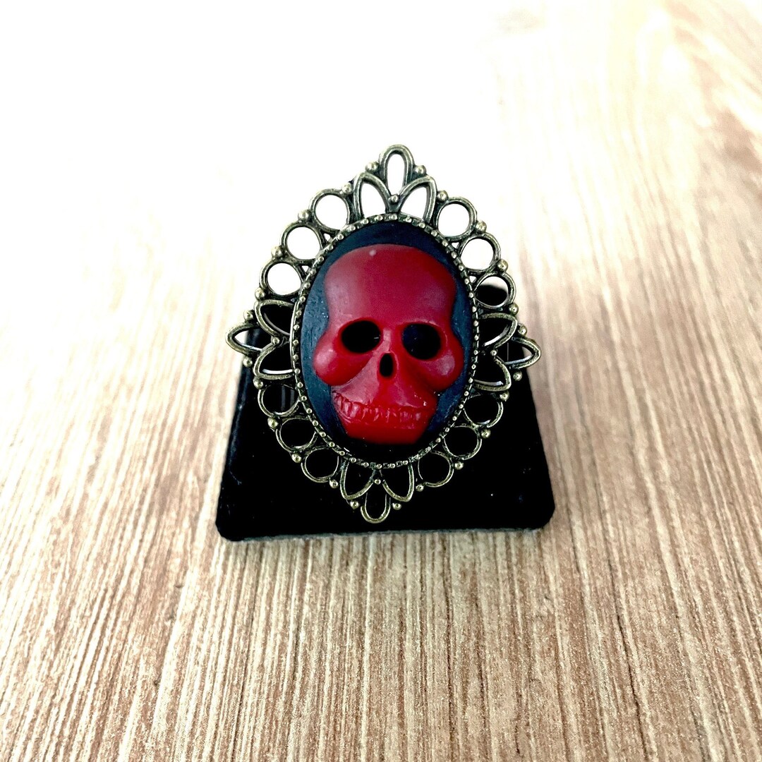 Skull Cameo Ring, Black and Red, Macabre Jewelry, Goth Look, Victorian ...