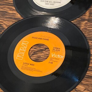 45 RPM Vinyl Records the Beatles - Yoko Ono - Elvis - the Beegees ...