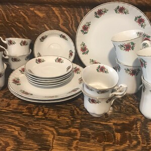 Vintage Crown Imperial Christmas Dinnerware Set of 19pcs Holiday Dinner ...
