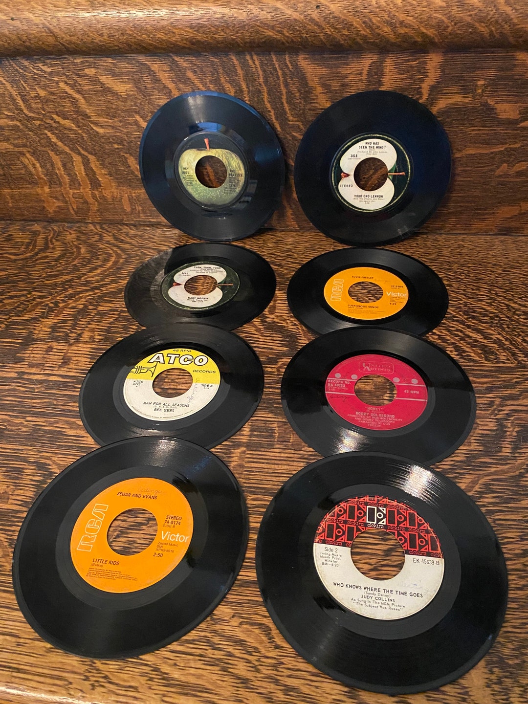 45 RPM Vinyl Records the Beatles - Yoko Ono - Elvis - the Beegees ...
