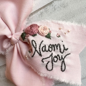 Hand Embroidered Bow Personalized Name Bow Baby Shower Gift - Etsy
