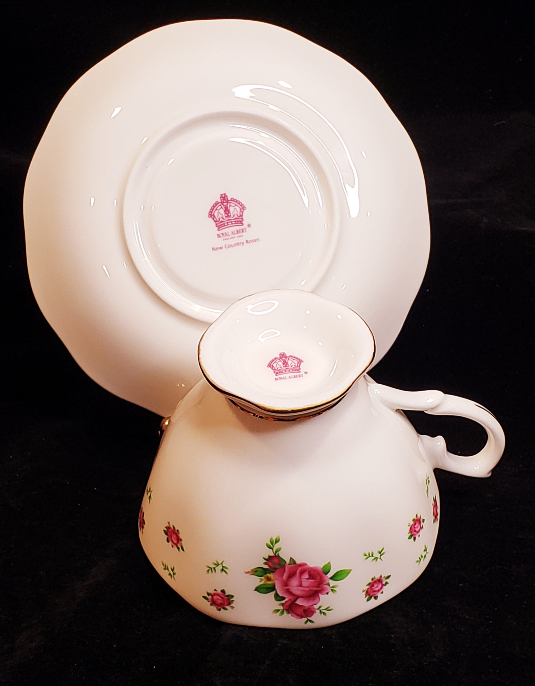 Royal Albert, NEW COUNTRY ROSES Teacup & Saucer, Boxed, Bone China ...