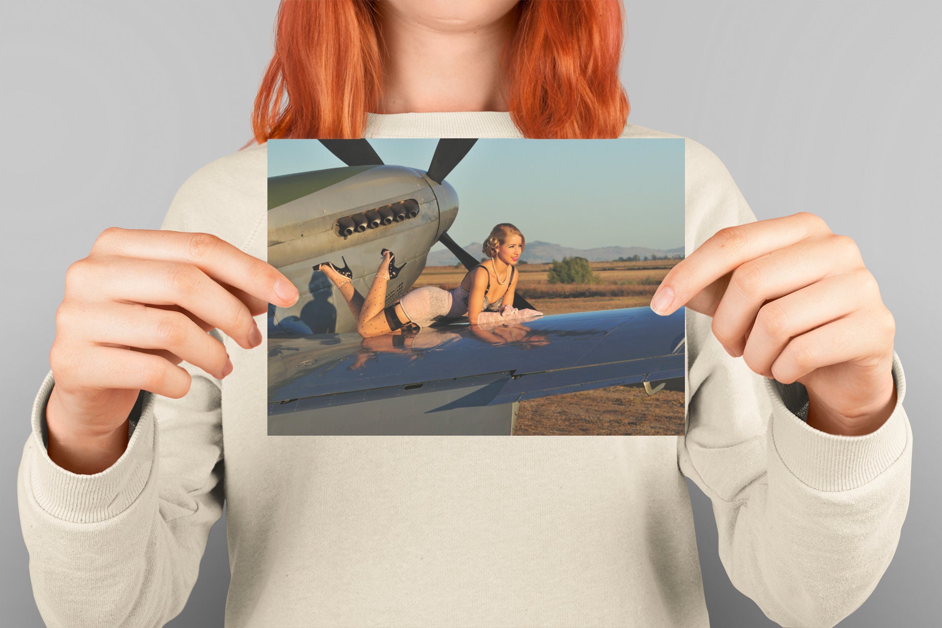 P-51 Mustang Pinup Poster - Gorgeous 40s Pinup Girl With P-51 Mustang ...
