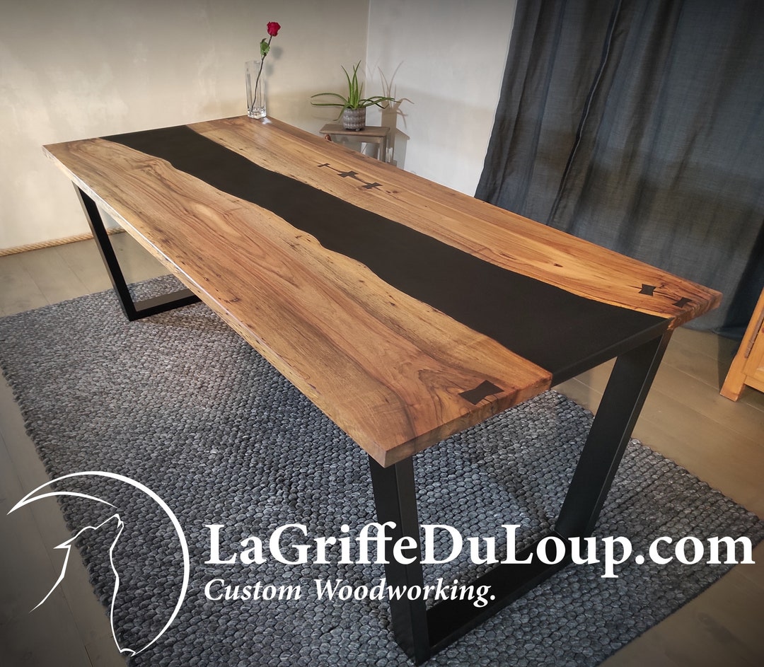 Table rivière sur-mesure (à manger ou basse) en noyer, résine époxy ...