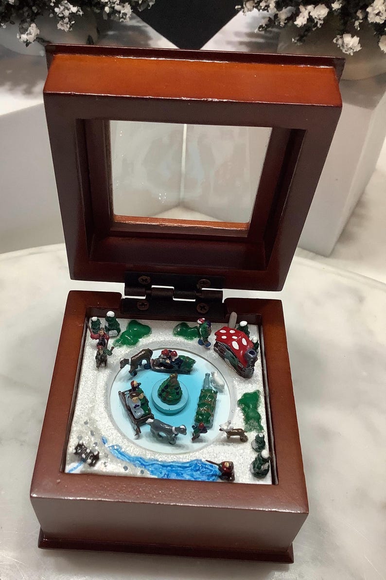 Mr. Christmas Animated Miniature Music Box, "winter Scene" Collection ...