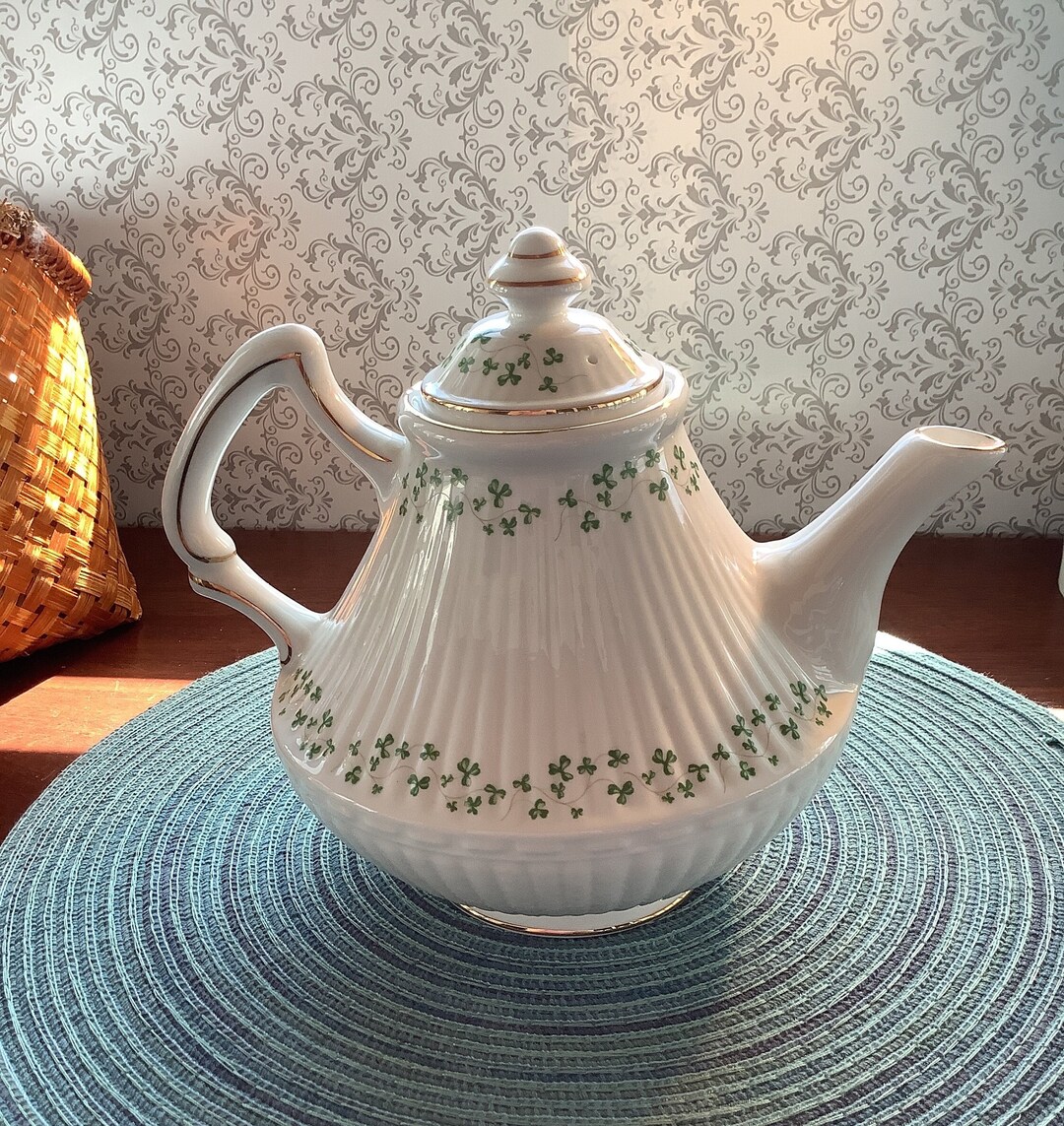 Royal Tara Bone China Irish Tea Pot Made in Galway Ireland Shamrock ...