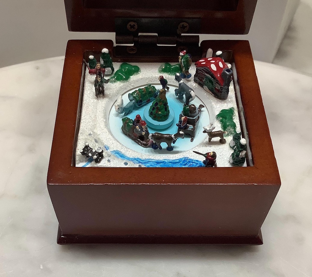 Mr. Christmas Animated Miniature Music Box, "winter Scene" Collection ...