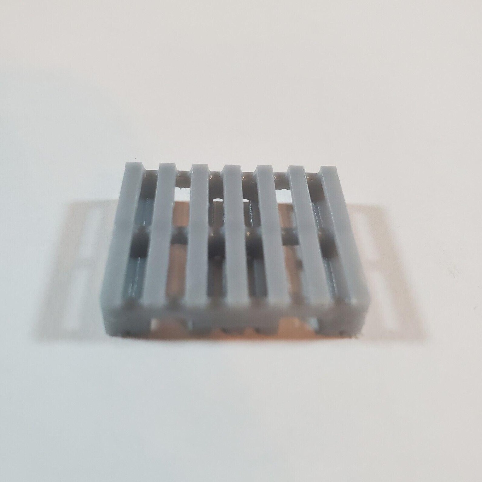 HO Scale Pallets for Model Railroad Diorama 40X48 Scale Inches 24 Pack ...