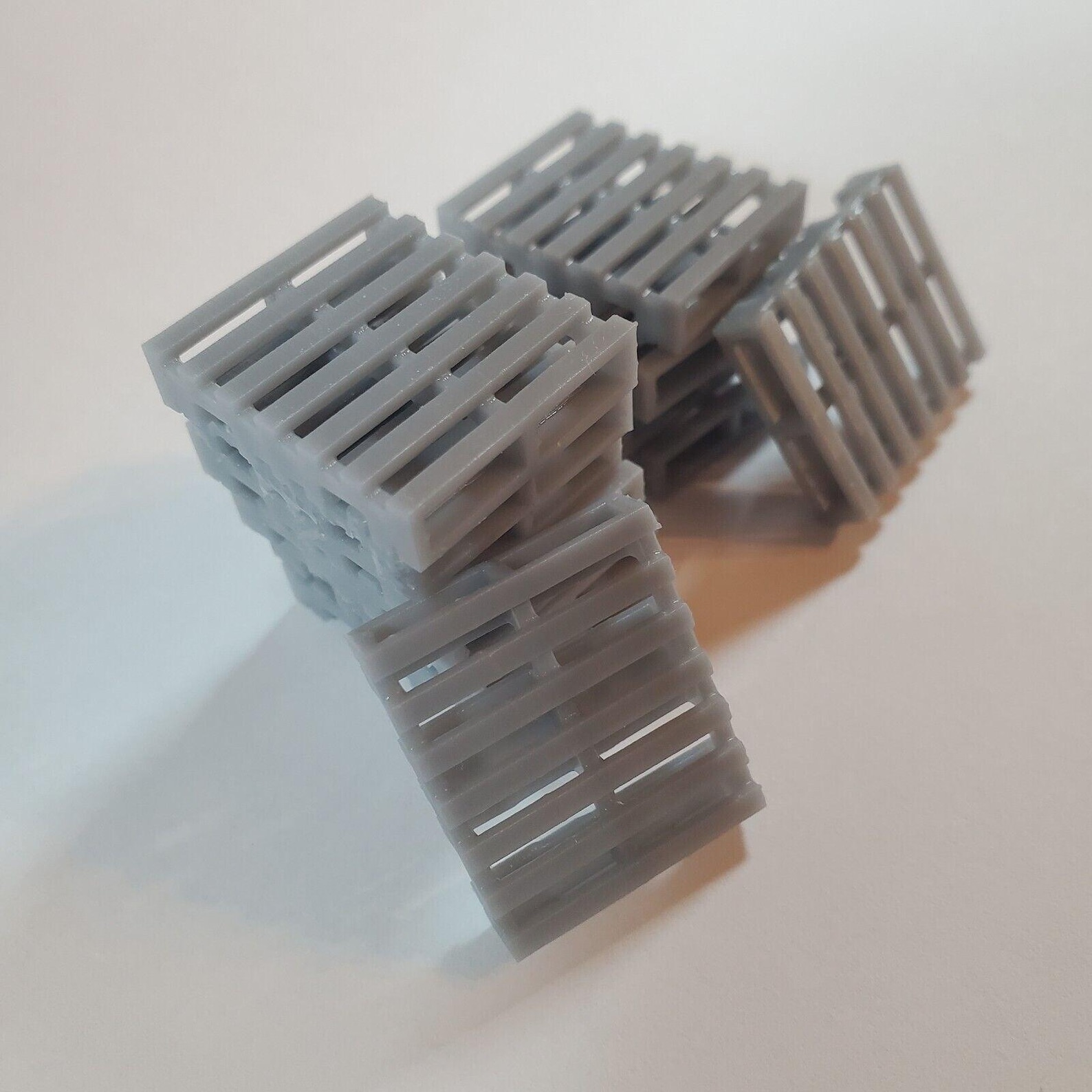 HO Scale Pallets for Model Railroad Diorama 40X48 Scale Inches 24 Pack ...