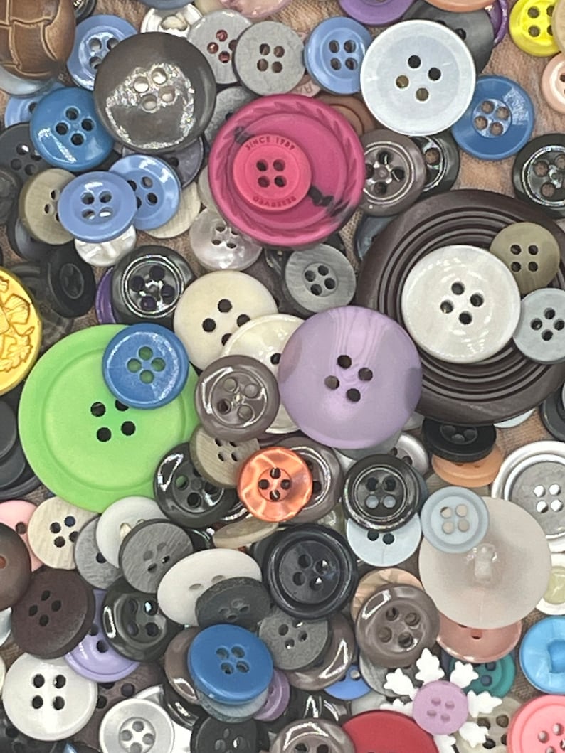 100 Random Buttons - Etsy