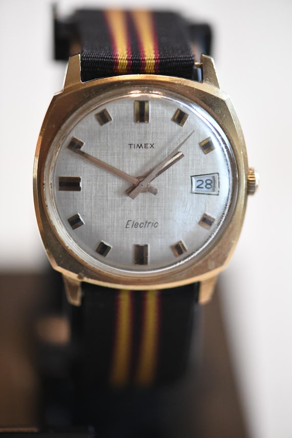Vintage Timex. TV Dial. Electric. - Gem