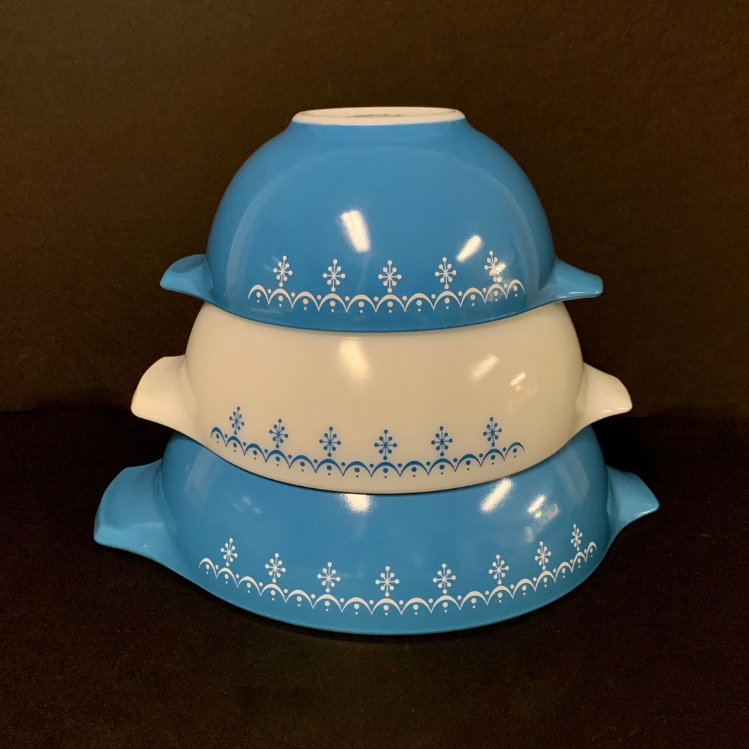 Pyrex Blue Snowflake Garland Cinderella Mixing Nesting Bowls 442-443 ...
