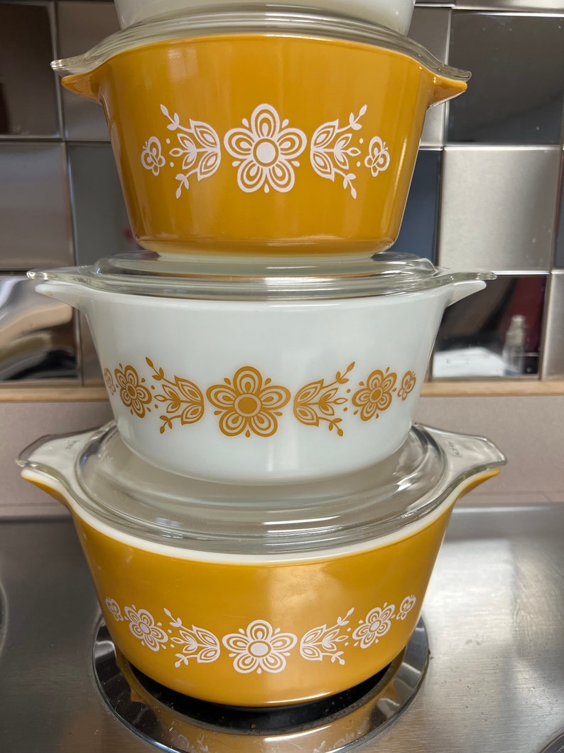 Vintage Pyrex Butterfly Gold Casserole Set of 5 & Lids 475 474 473 472 ...