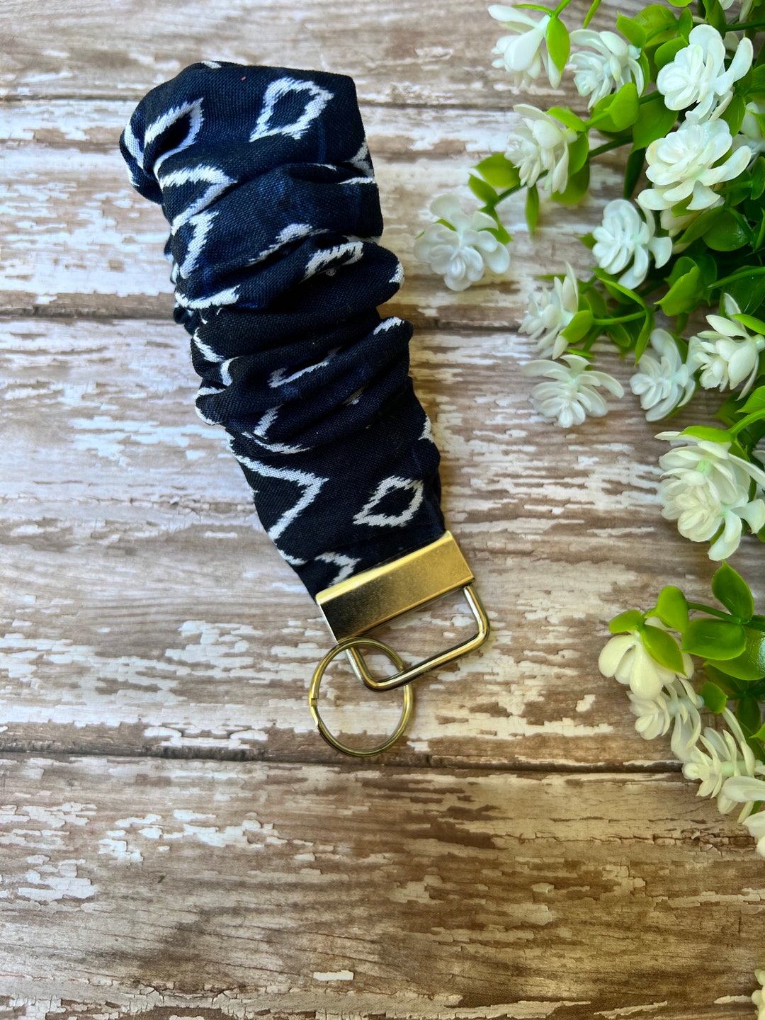 Scrunches Key Fob, Key Holder, Scrunchies Keychain Wristlet, Gifts for ...