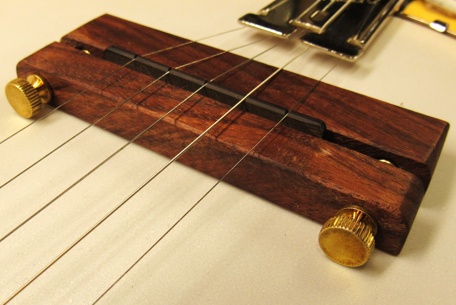 The Gentleman's Banjo Mute / Banjo / Mute / String Instrument ...