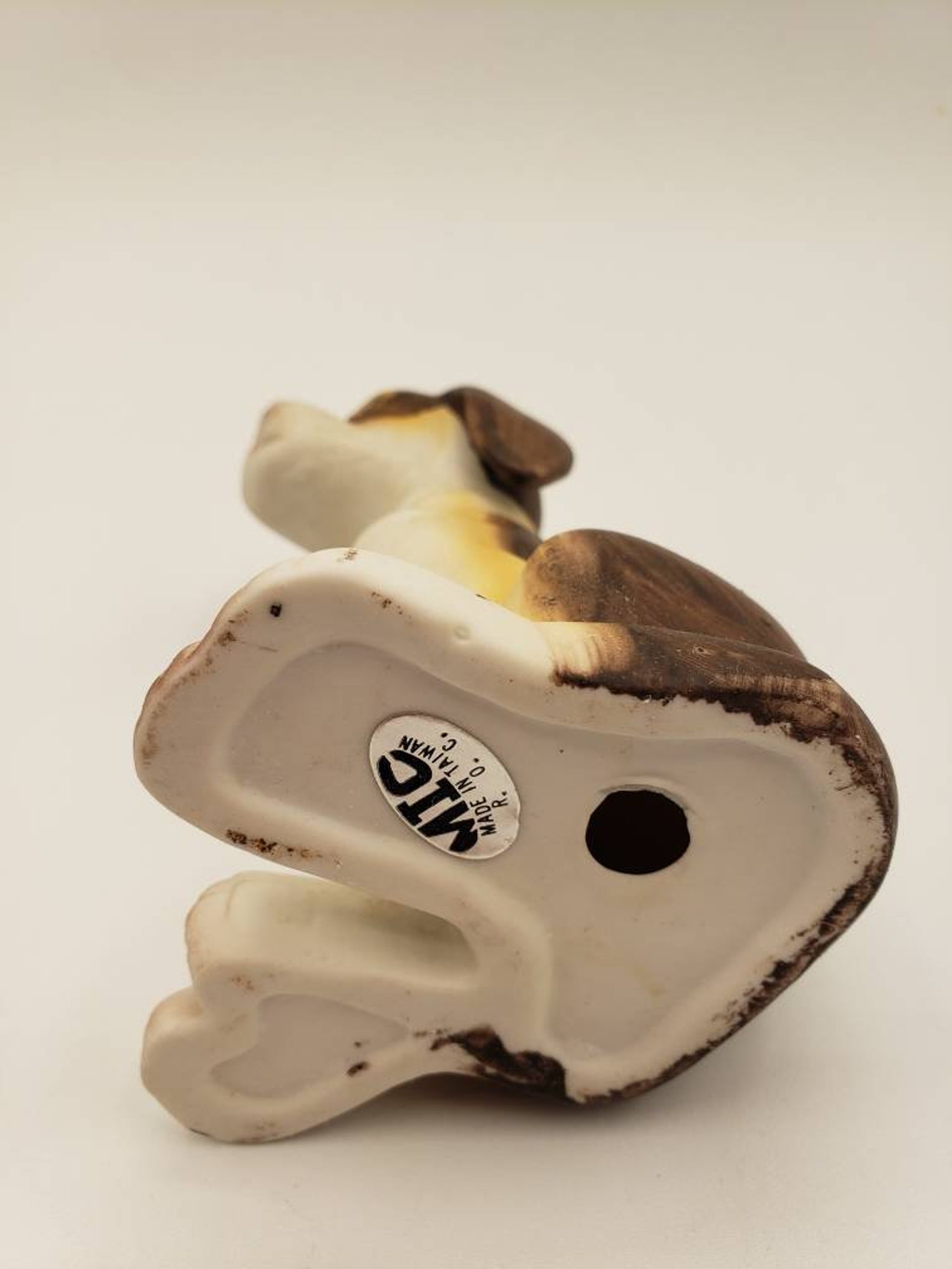 Beagle Dog Hand Painted Ceramic Figurine Statue Vintage Decor MIC ...