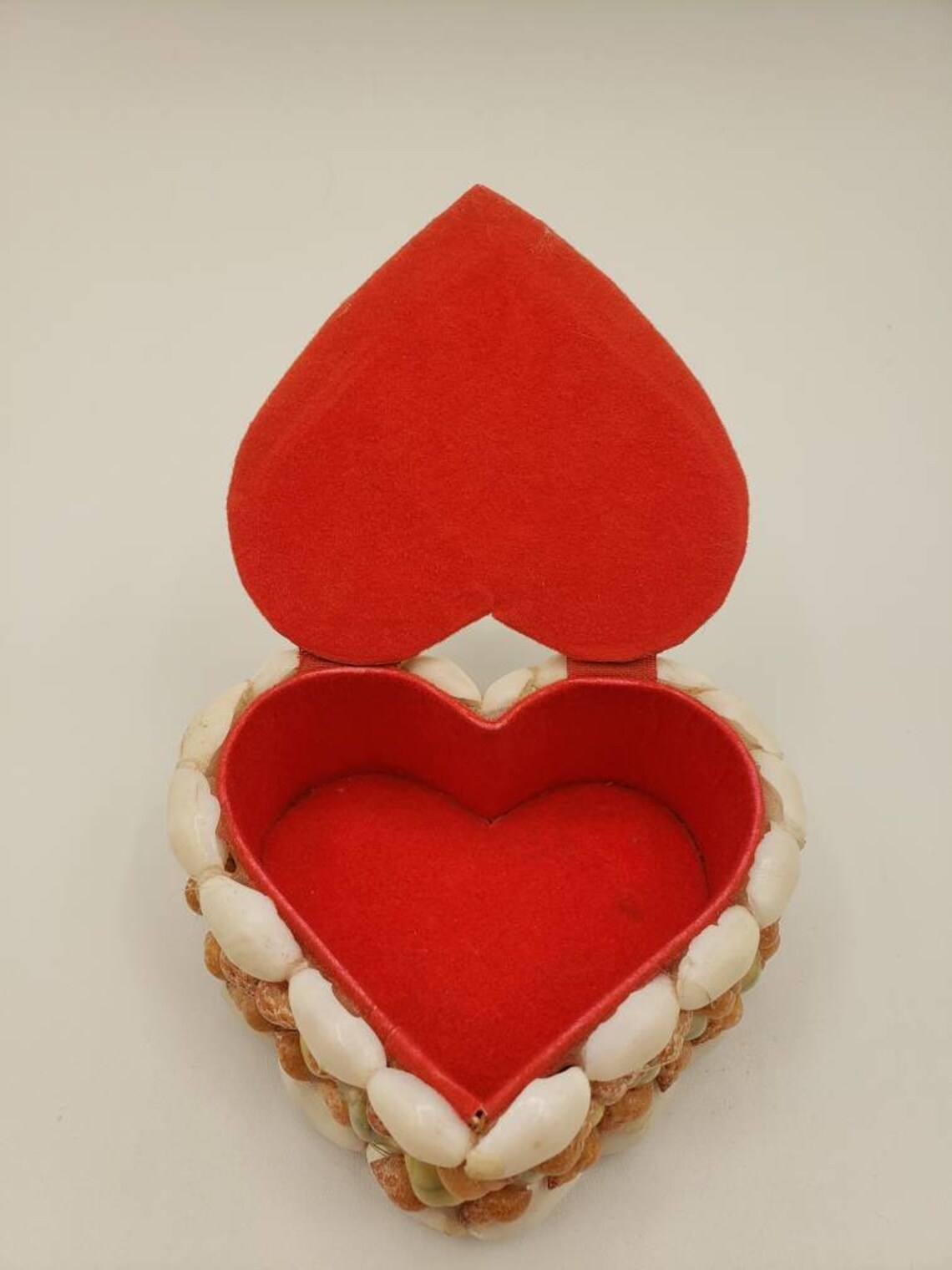 Vintage Seashell Covered Heart Shaped Trinket Jewelry Box Philippines ...