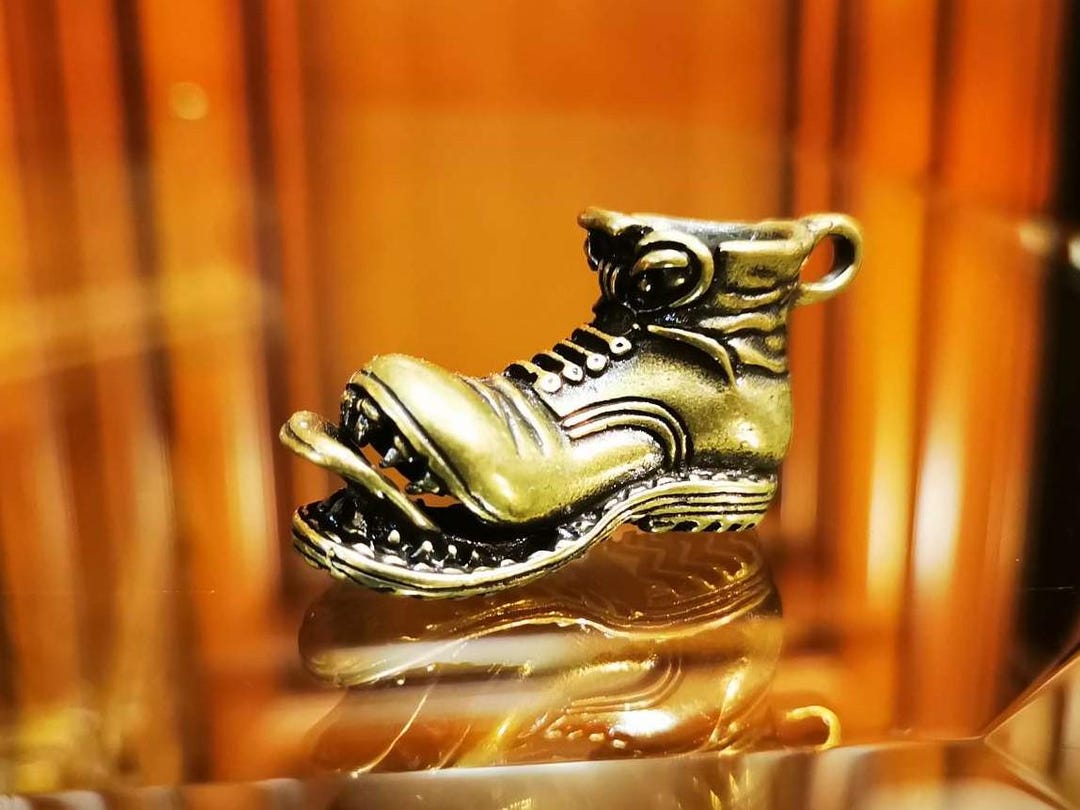 Old Evil Shoe Bronze Figure Statuette Sculpture Statue Figurine Bronze ...