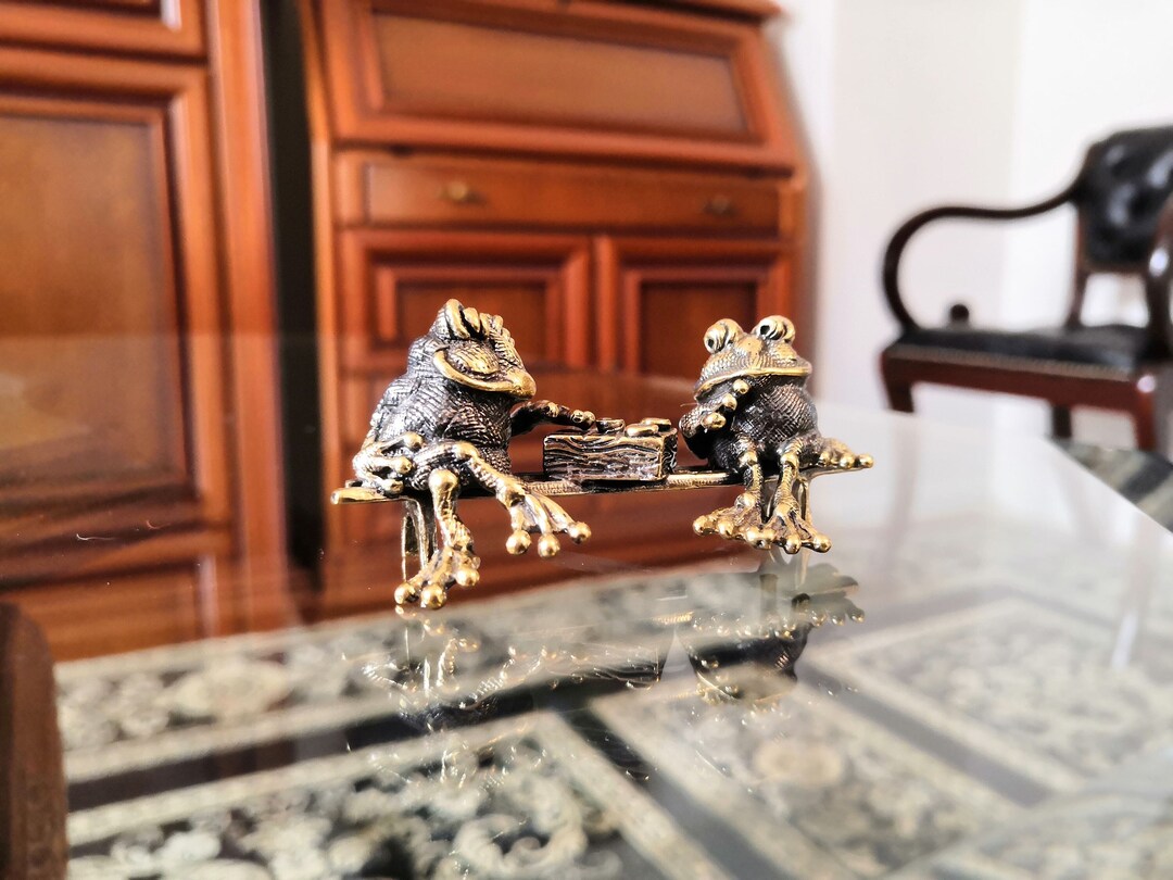 Frogs Playing Checkers Chess Handmade Miniature Bronze Figure Statuette ...