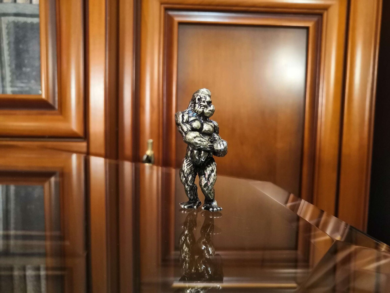 Gorilla Bodybuilding Gym Bronze Figure Statuette Statue Sculpture ...