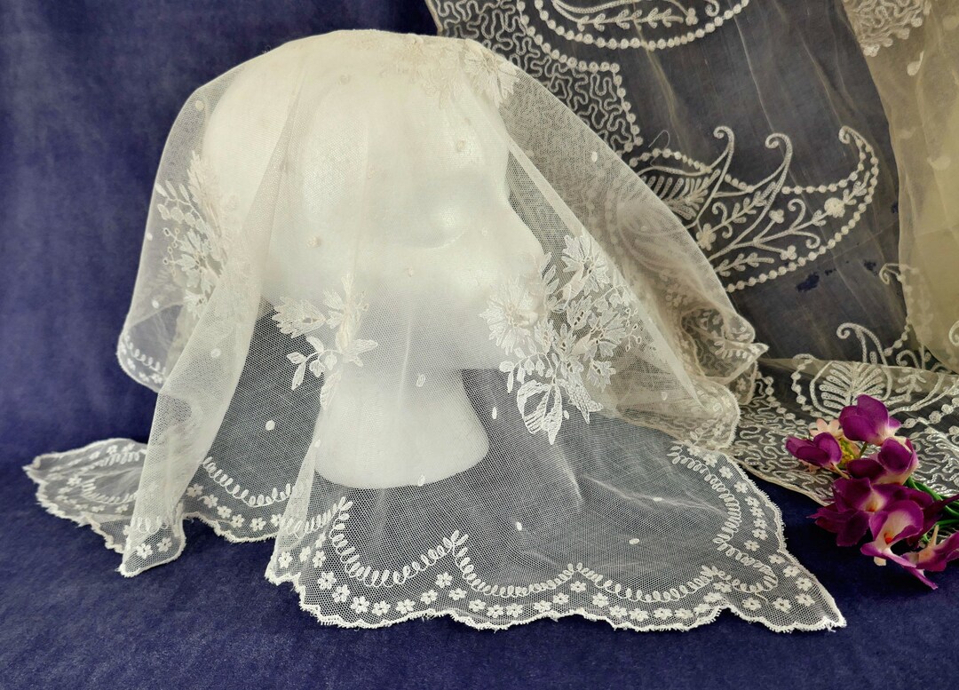 An Antique Limerick Lace Dressing Table Mat, Centre Doily or Small Veil ...