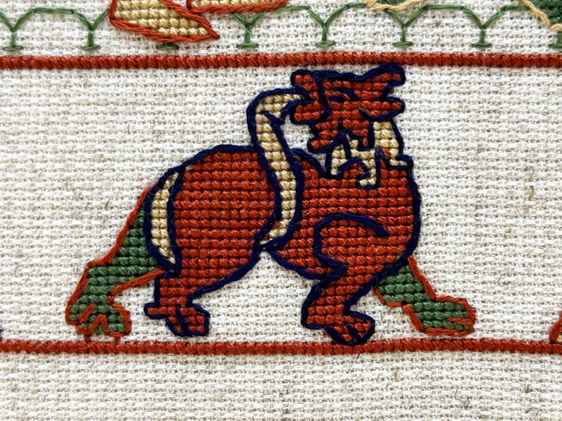 Bayeux Tapestry Cross Stitch Pattern: William Giving Arms to Harold ...