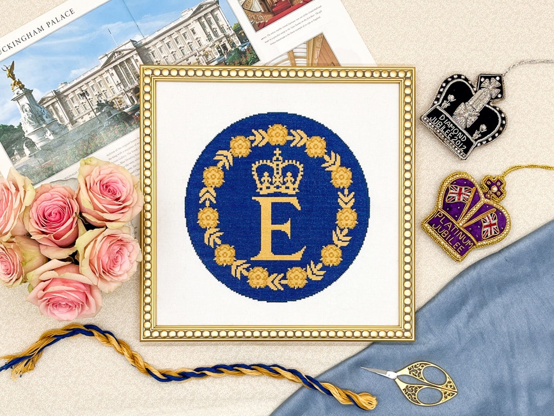Elizabeth II Cross Stitch Pattern: Queens Personal Flag PDF - Etsy