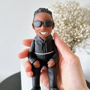 Personalised Seated Male Figure Fondant Cake Topper - Etsy