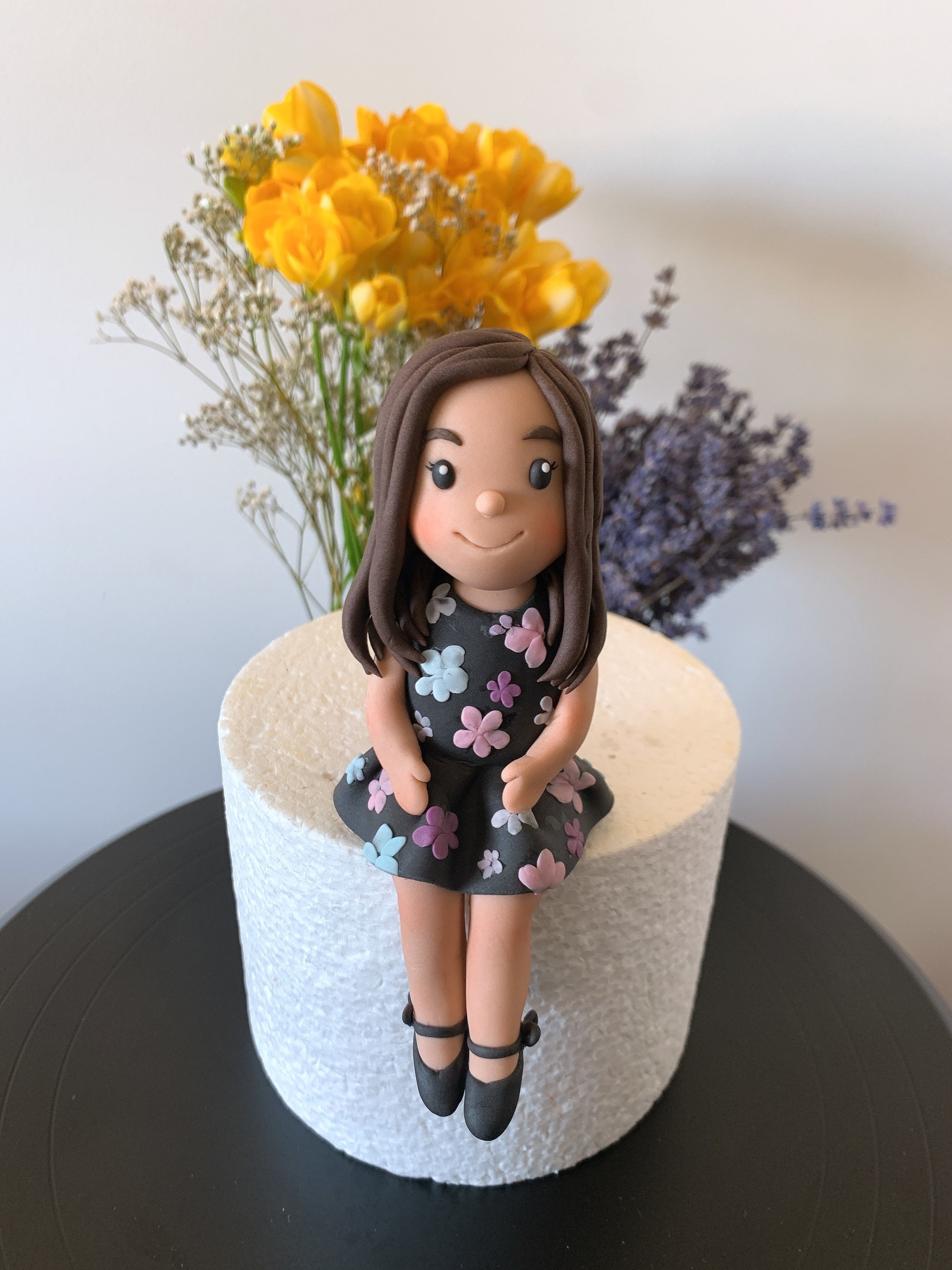 Personalised Seated Female Figure Fondant Cake Topper - Etsy