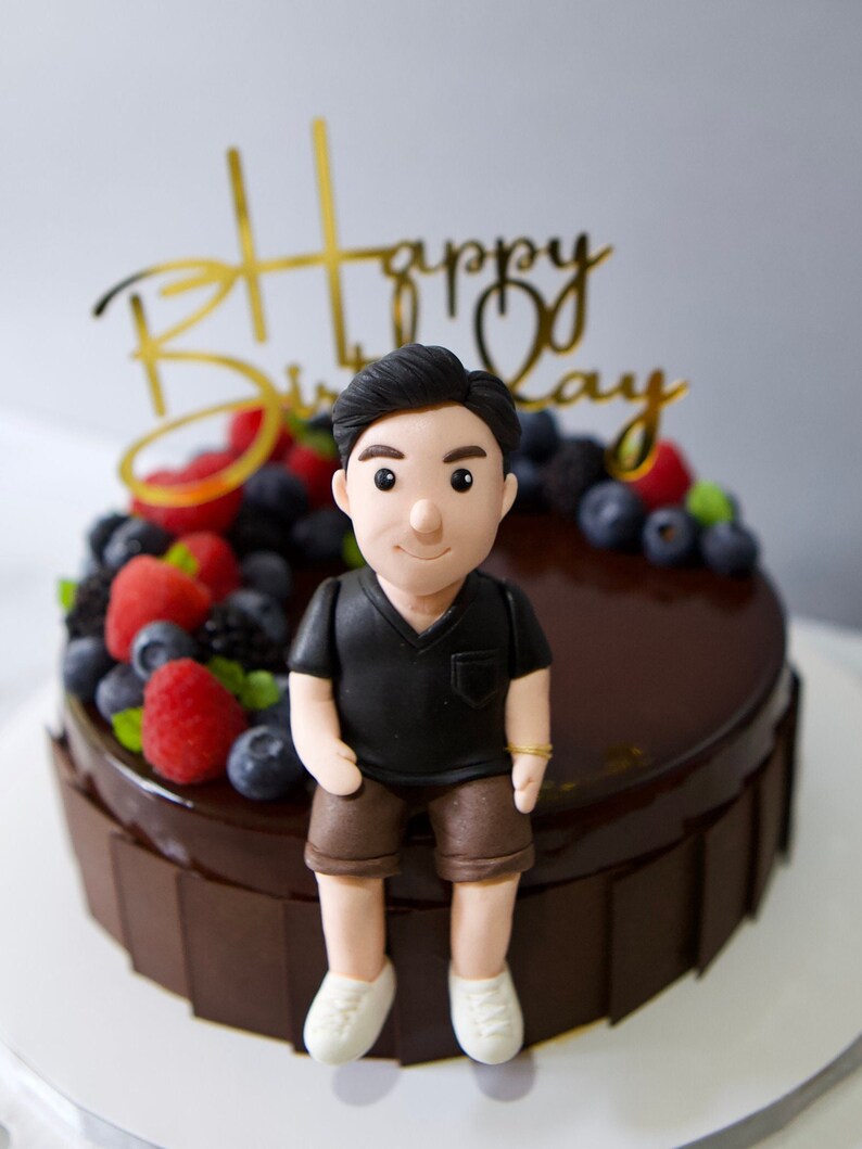Personalised Seated Male Figure Fondant Cake Topper - Etsy