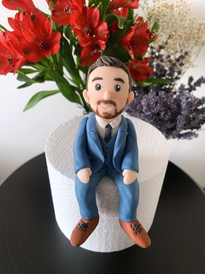Personalised Seated Male Figure Fondant Cake Topper - Etsy