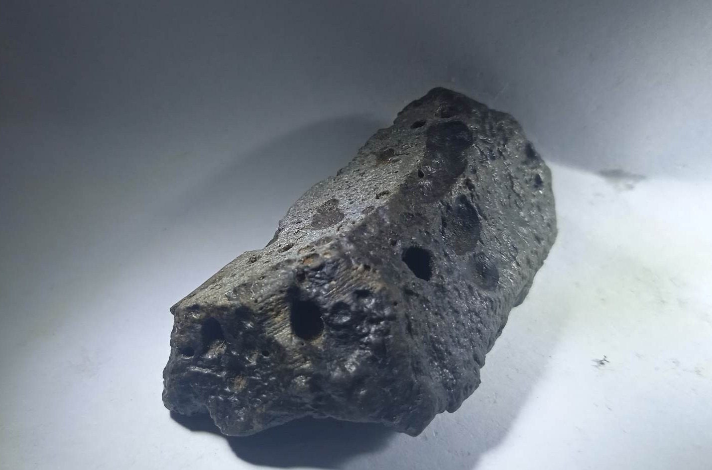 Ilmenite-rich Lunar Vesicular Basalt Achondrite Meteorite / 7.77 G - Etsy