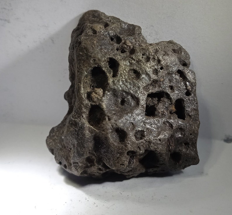 Ilmenite-rich Lunar Vesicular Basalt Achondrite Meteorite / - Etsy UK