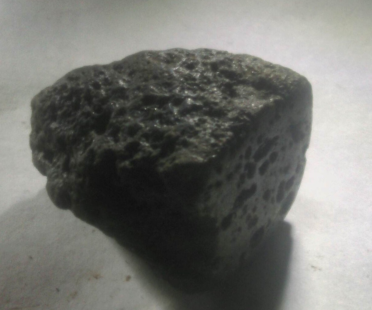 Lunar Vesicular Basalt Achondrite Meteorite Rich in Ilmenite / 14.60 G ...
