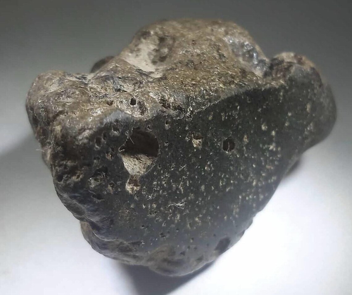 Lunar Achondrite Meteorite Ilmenite Basalt Rich in Olivine / 13.09 G - Etsy
