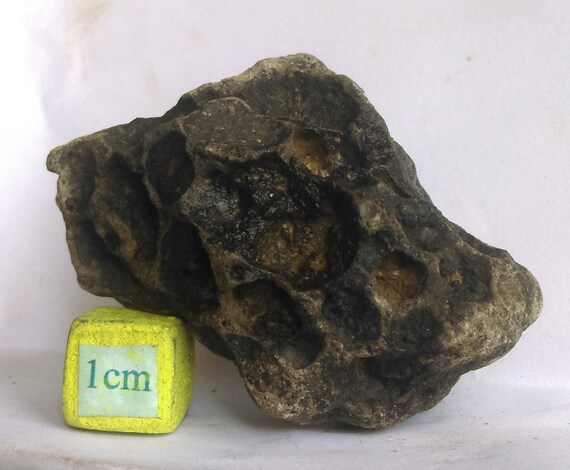 Meteorite Achondrite Basalt Vesicular 50.93 G - Etsy