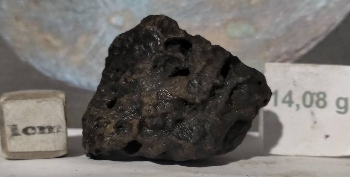 8 Lunar Vesicular Basalt Meteorites to Choose From - Etsy Canada