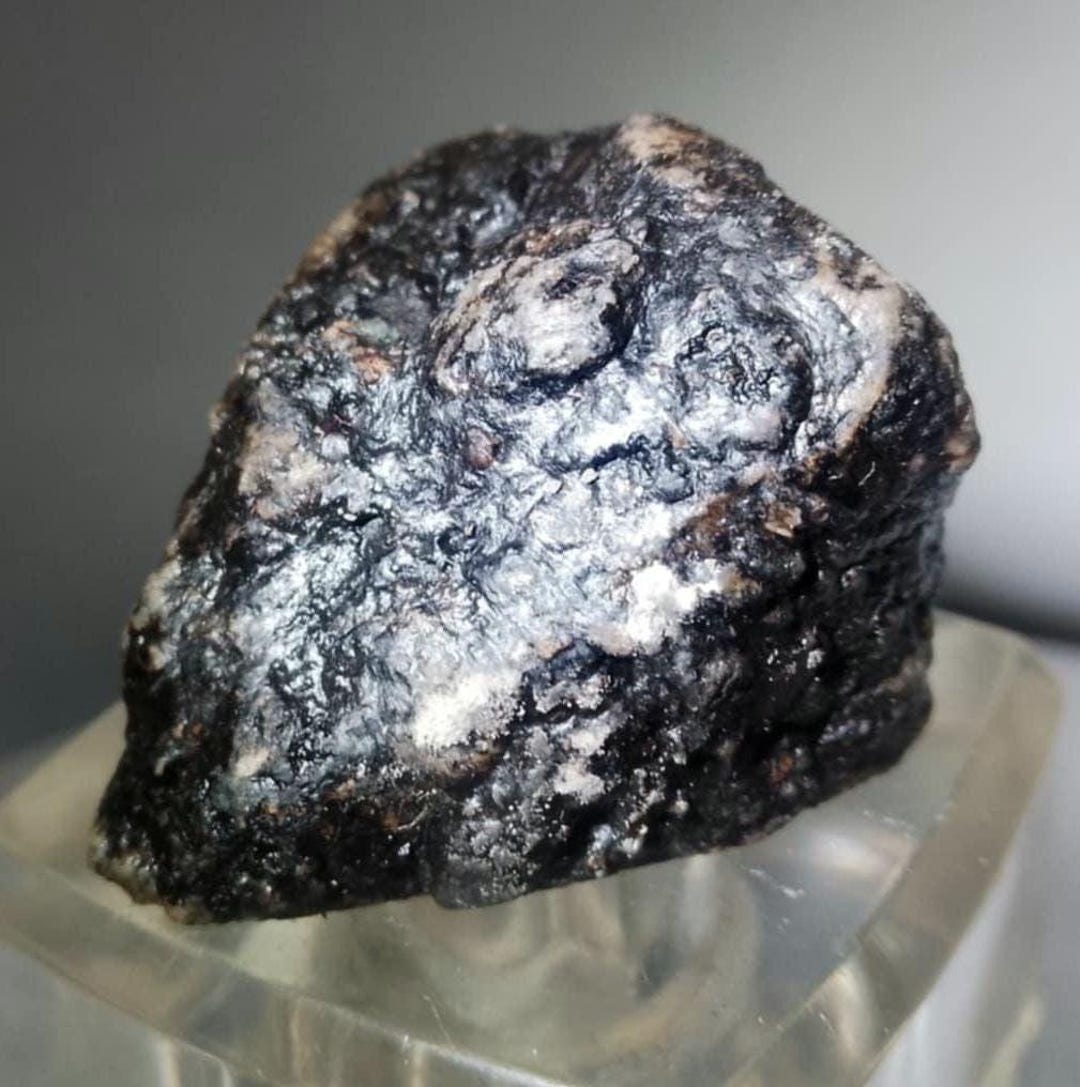 Unclassified Achondrite Meteorite, Coarse-grained Basalt With Elongated ...