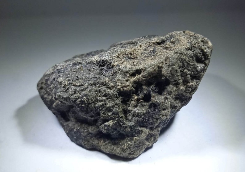 Lunar Achondrite Meteorite, Vesicular Basalt Rich in Ilmenite and ...