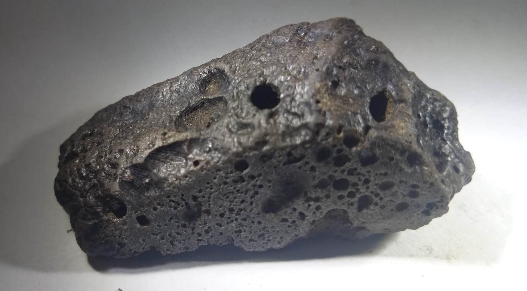 Ilmenite-rich Lunar Vesicular Basalt Achondrite Meteorite / 7.77 G - Etsy