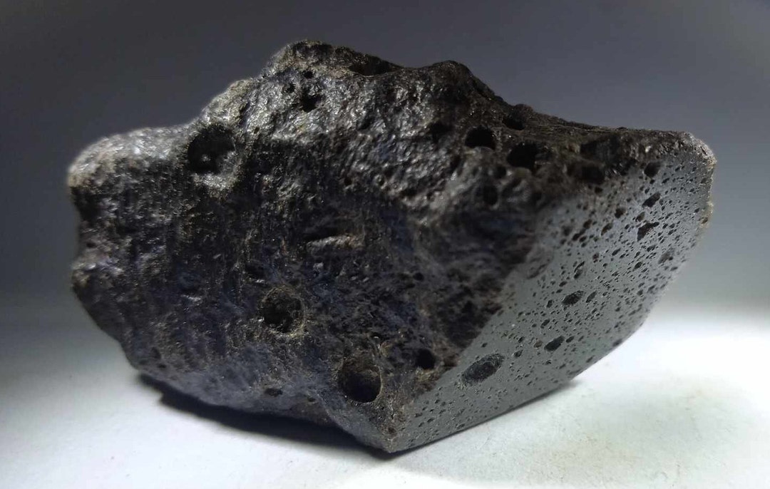 Superb Lunar Meteorite Basalt Vesicular Ilmenite / 19.25 G - Etsy
