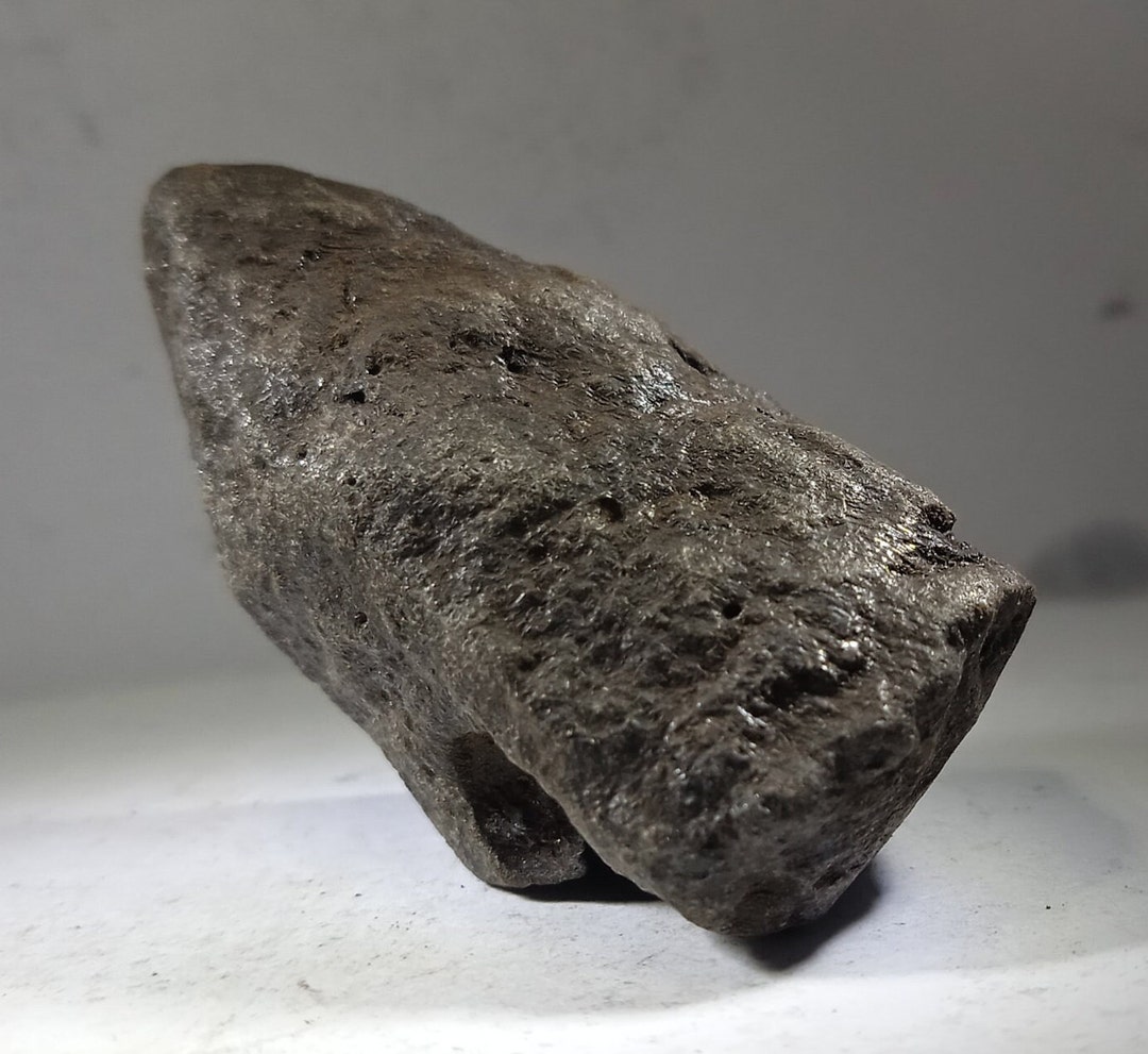 Meteorite Achondrite Lunar Fine-grained Vesicular Basalt of 9.80 G - Etsy